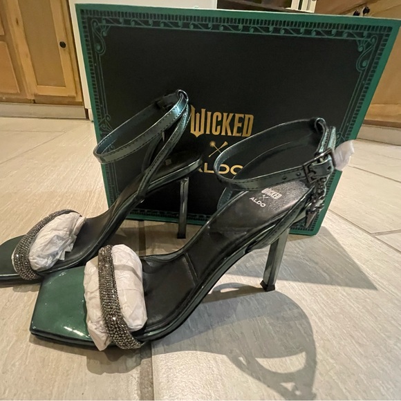 Aldo | Shoes | Wicked Inspired Heels Emerald Green With Black ...